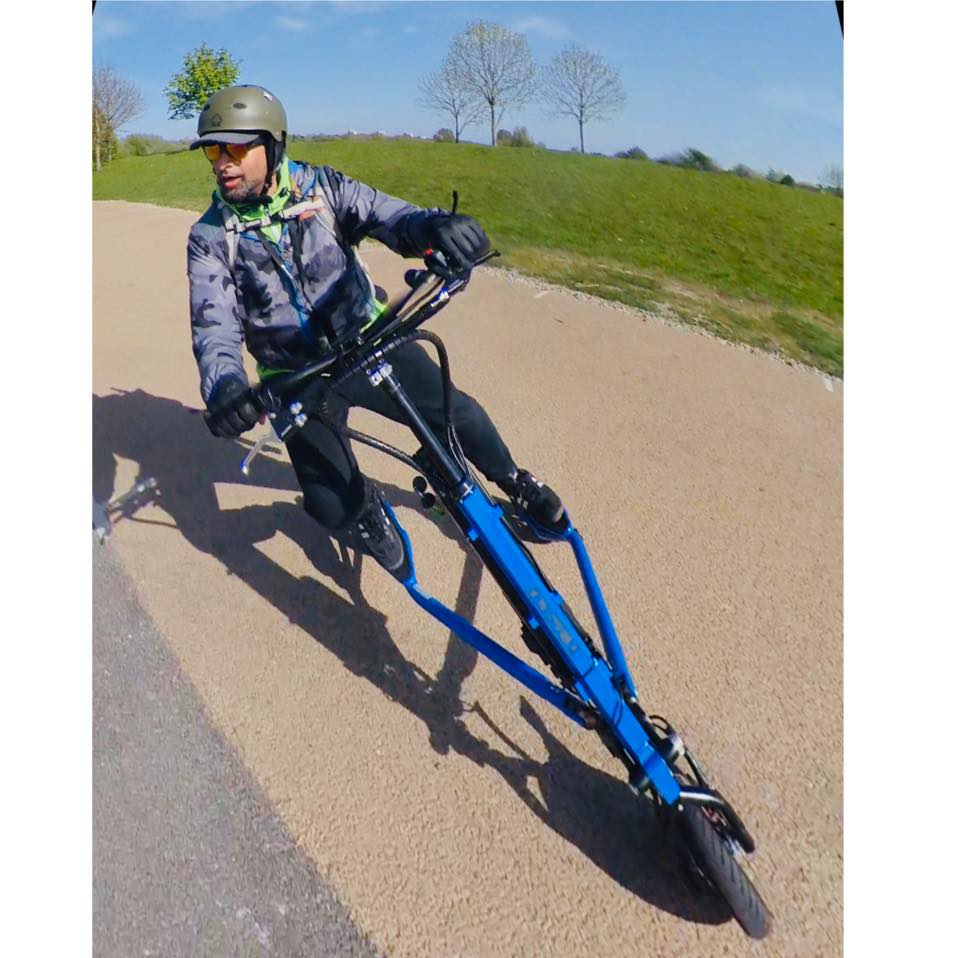 Dostawa jedzenia, Uber Eats. Elektryczny Trikke. Praca, komunikacja ...